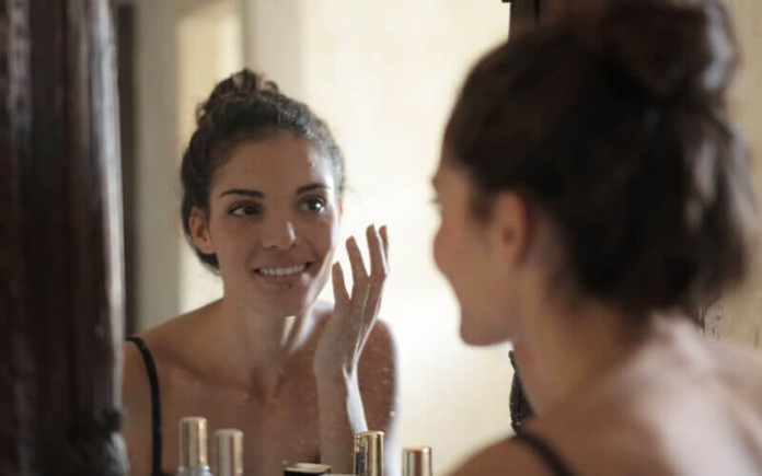 Causes and Treatment For Face Skin Peeling | Charakveda